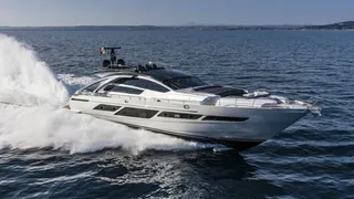 $800k price drop on 28m Pershing 9X performance motor yacht Queen B Sport